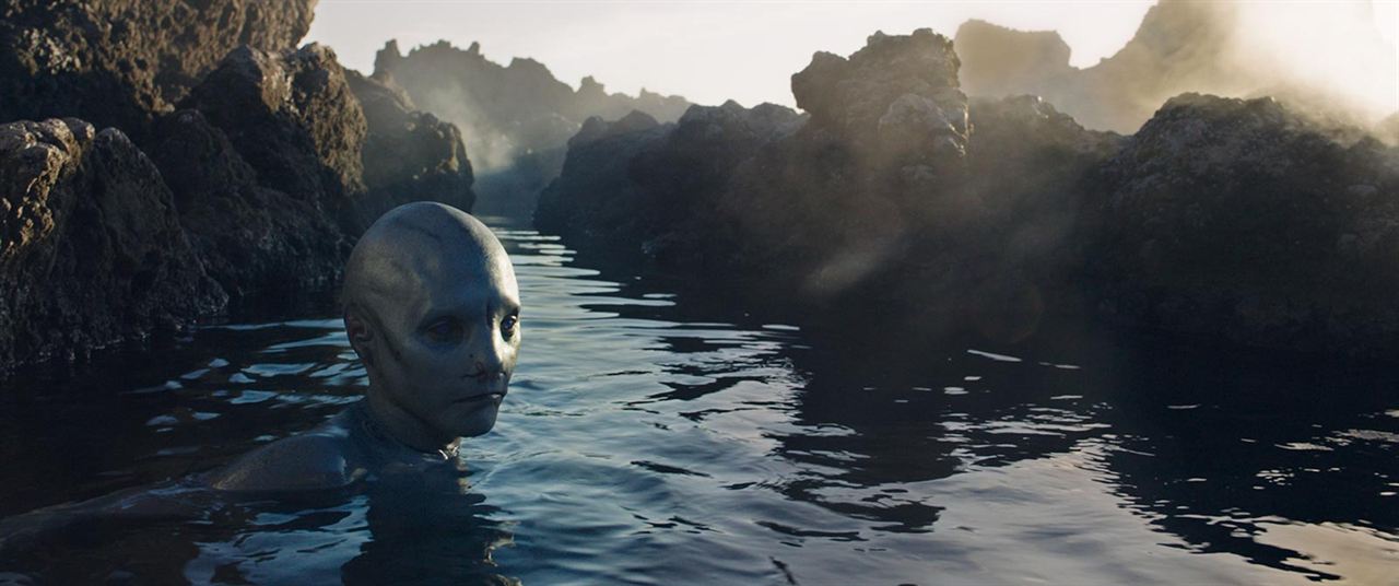 MOVIE REVIEW: MEN VIE FOR A MONSTER IN "COLD SKIN" - Rue Morgue
