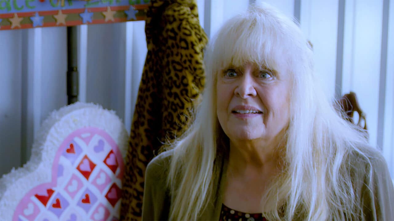 INTERVIEW: Sally Struthers, Jennifer Leigh Houston and Allan Piper on ...